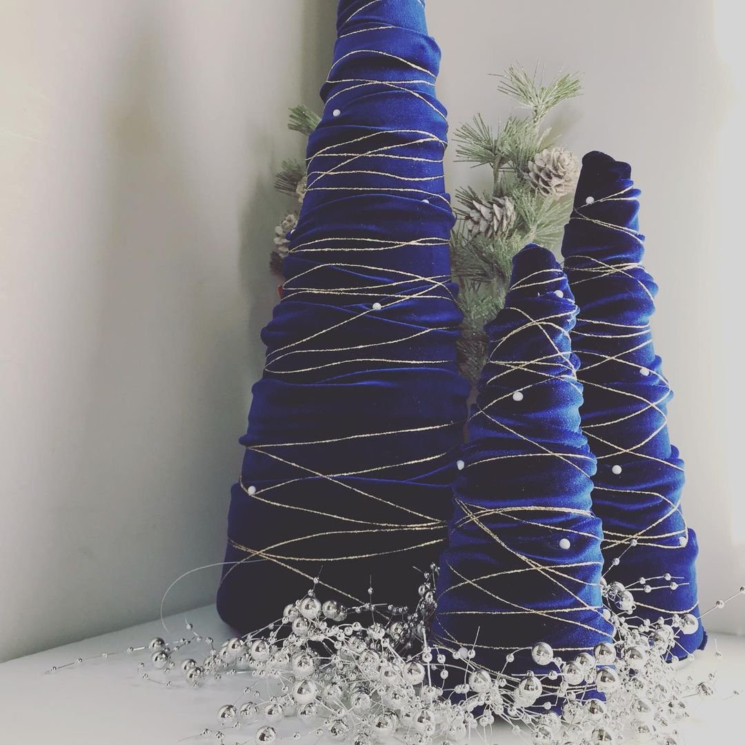 15 Stunning Velvet Christmas Tree Ideas - Time for Creatives
