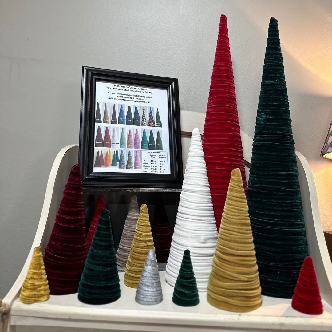 15 Stunning Velvet Christmas Tree Ideas - Time for Creatives