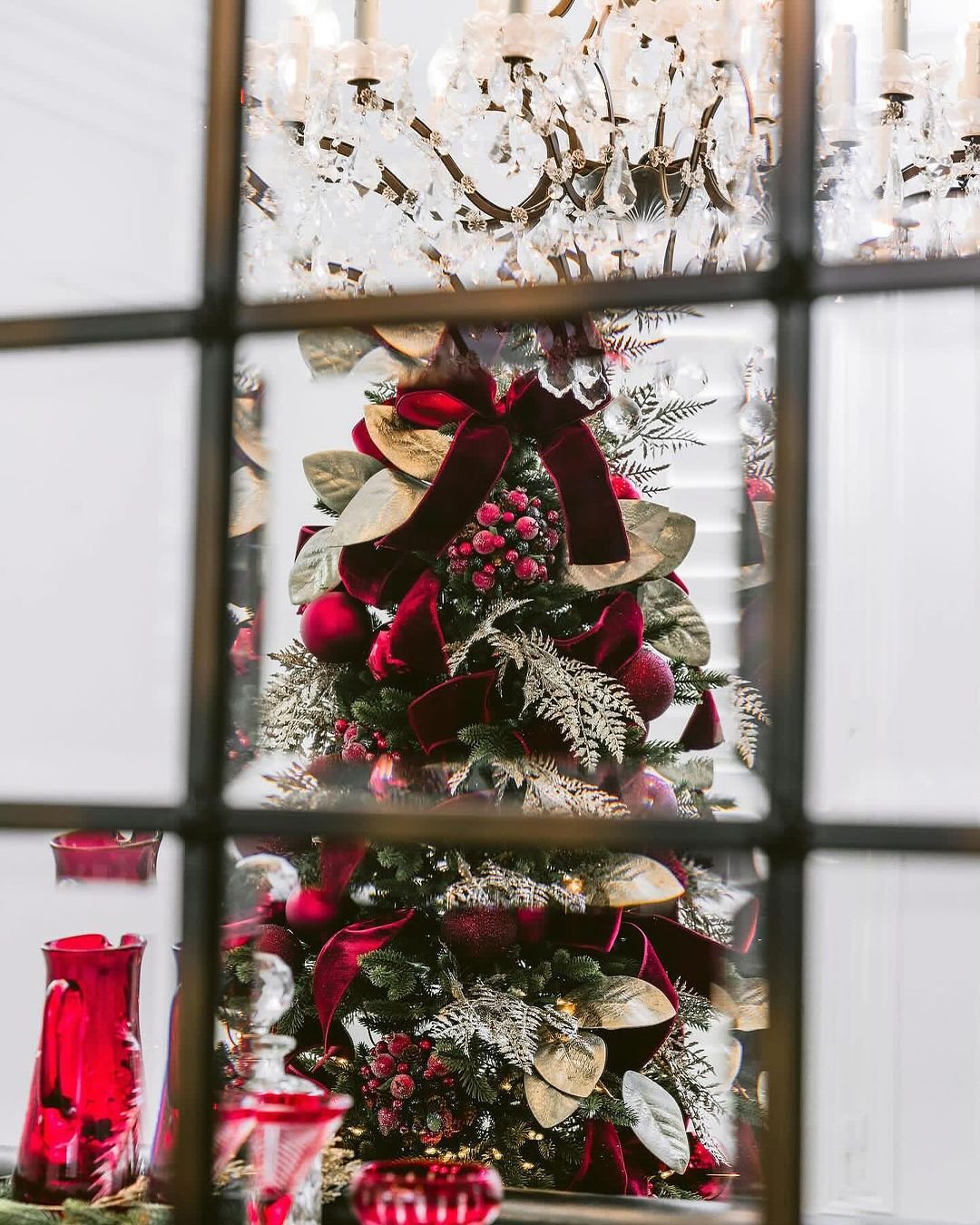 10 Velvet Christmas Tree Looks | Time for Creatives